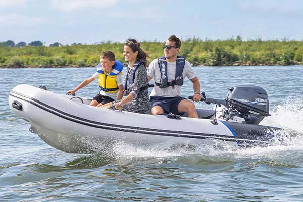 How to choose your inflatable dinghy for boat? - Comptoir Nautique
